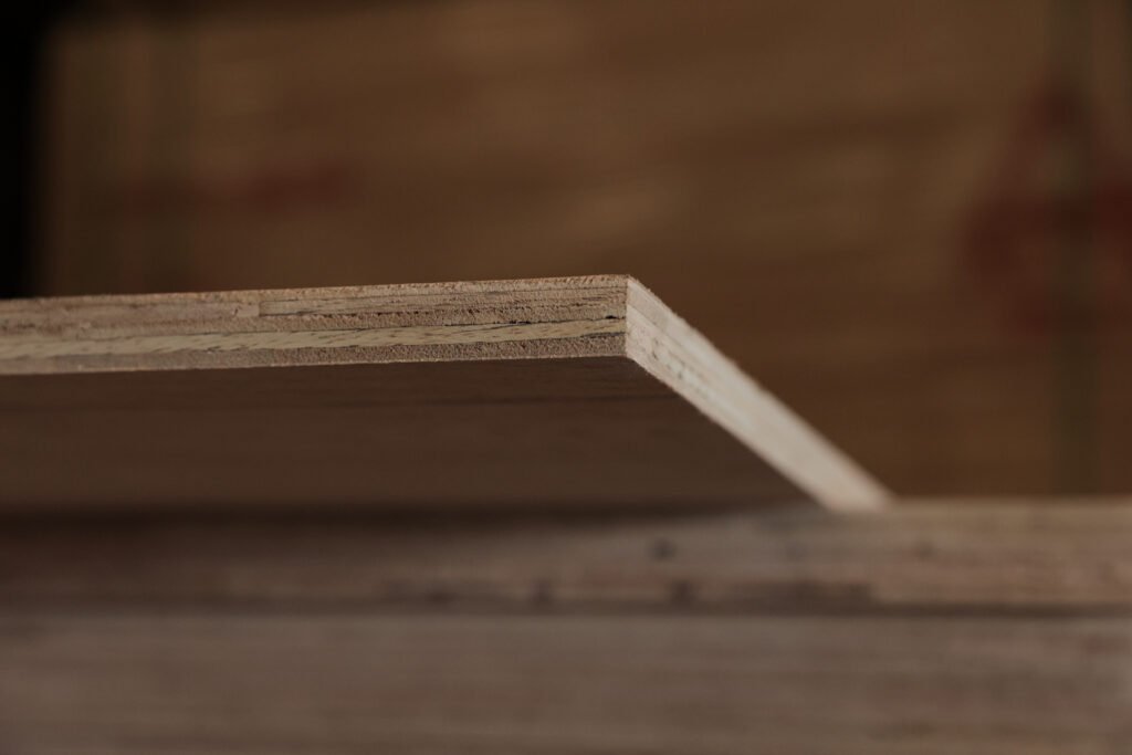 Wooden Board – Plyboard (Lawanit 4×8) – Top Silver