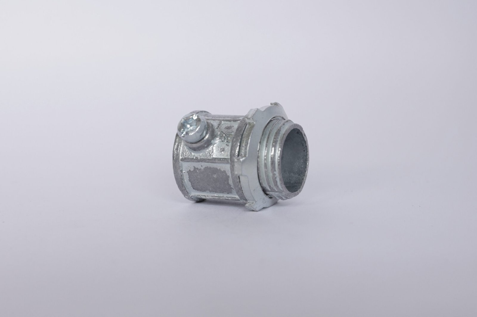 EMT Connector Screw Type – Top Silver